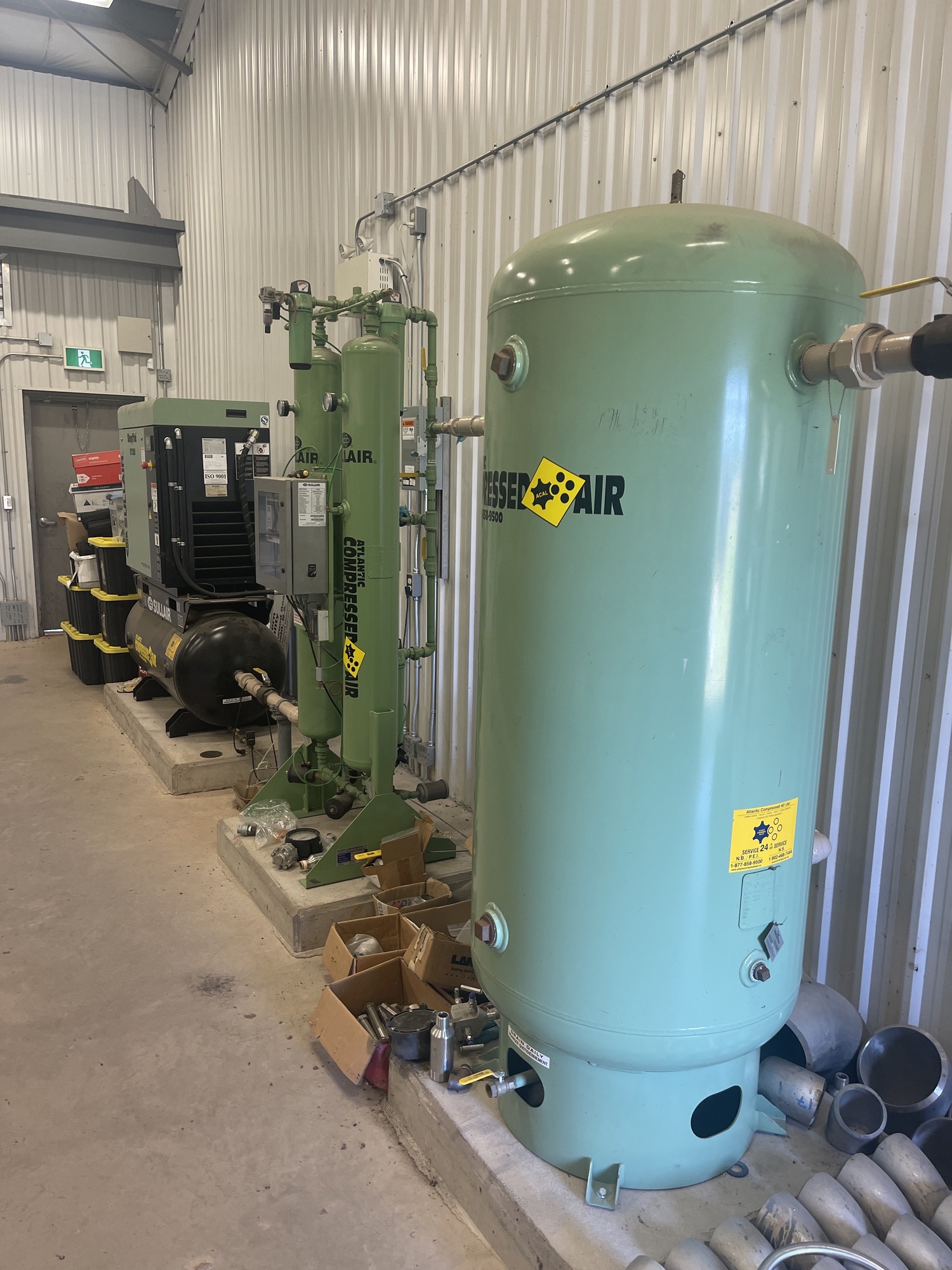 23 HP 300 PSI Sullair Screw Air Compressor w/ Filters and Receiver