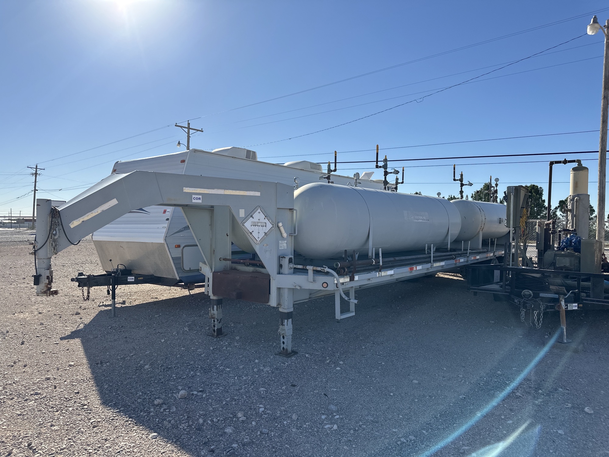 Trailer Mounted 2 x 1000 USG Propane Tanks w/ 2 x 1440 PSI Separator ...